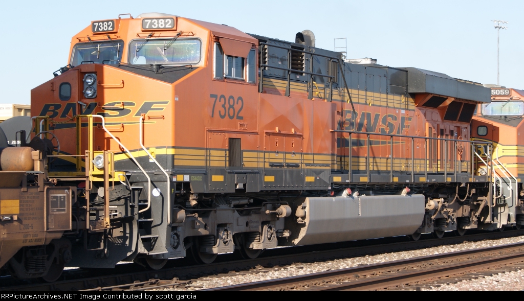 BNSF 7382